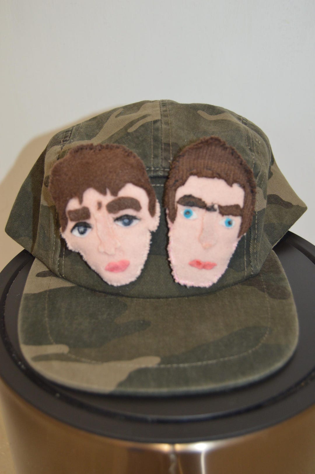 Oasis / Gallagher Brothers Unofficial Kids Army Print Baseball Cap 3-6 ...