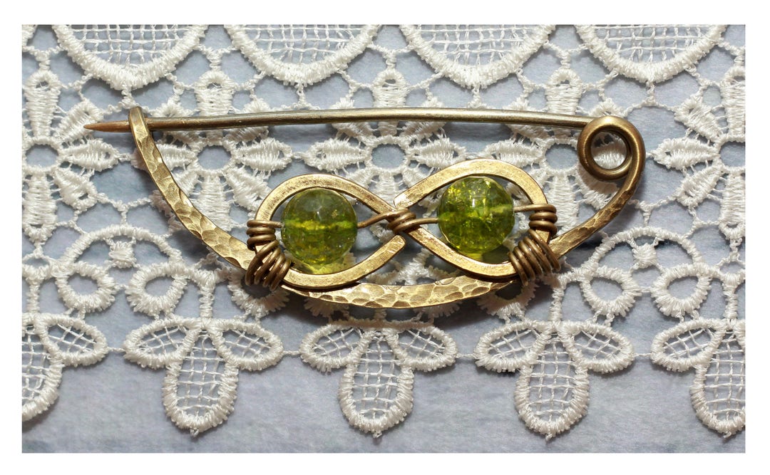 Infinity Pin Chrysolite Wirewrap Brooch Scarf Pin Sweater - Etsy