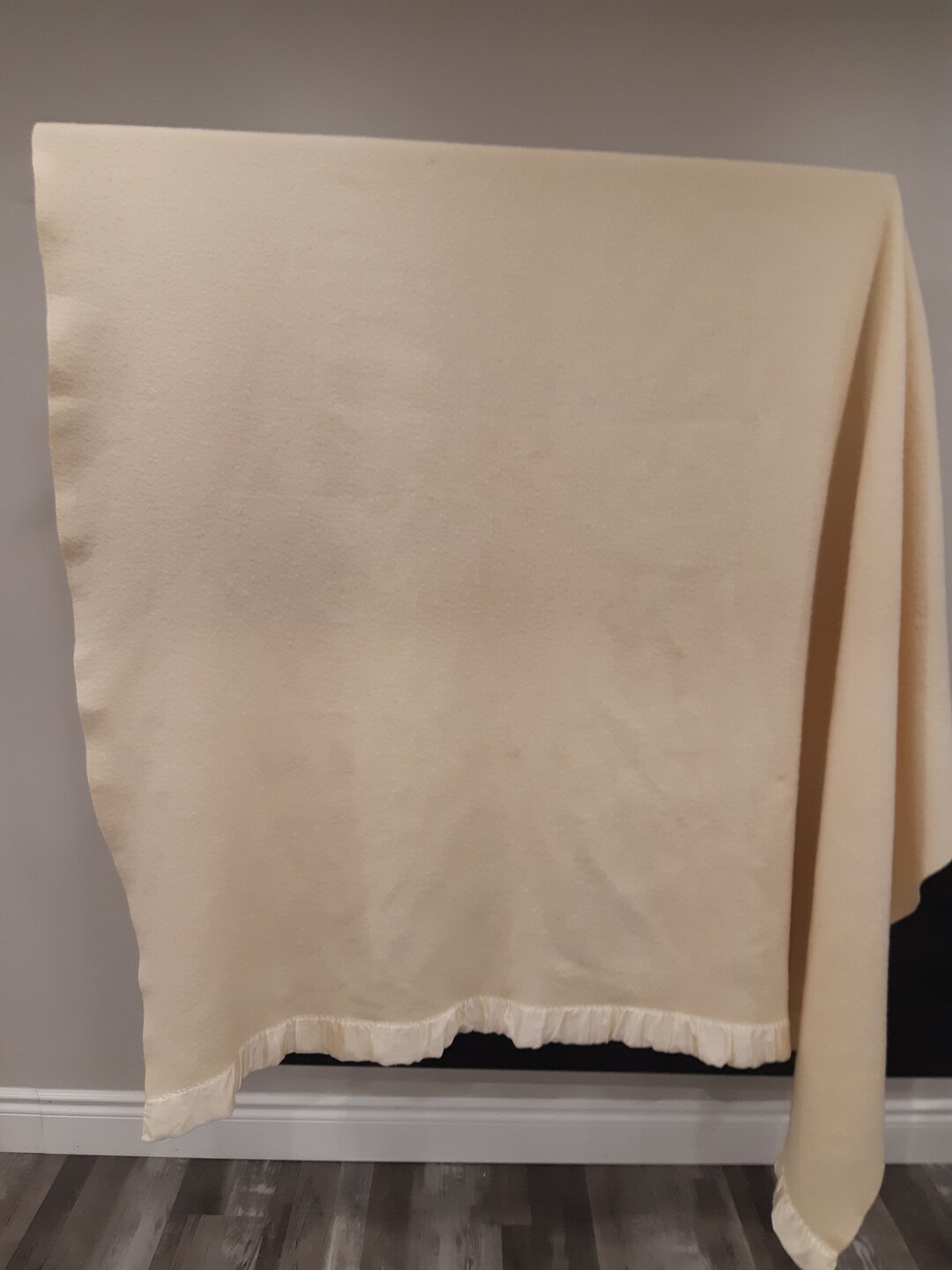 Vintage 1960s Pure Virgin Wool Cream Color Blanket With Satin Trim Warm ...