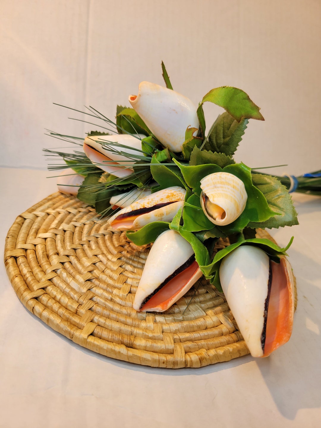 Shell Roses Rose Bouquet Pink Roses With Green Stems Pink Shells Floral ...