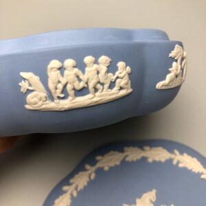60s Wedgwood Blue Covered Trinket Box 5"x2" Round Scallop Jasperware ...