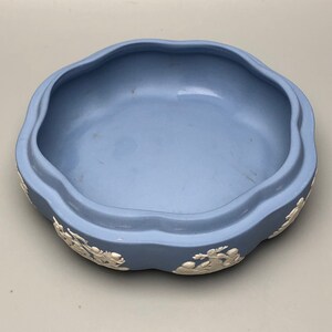 60s Wedgwood Blue Covered Trinket Box 5"x2" Round Scallop Jasperware ...