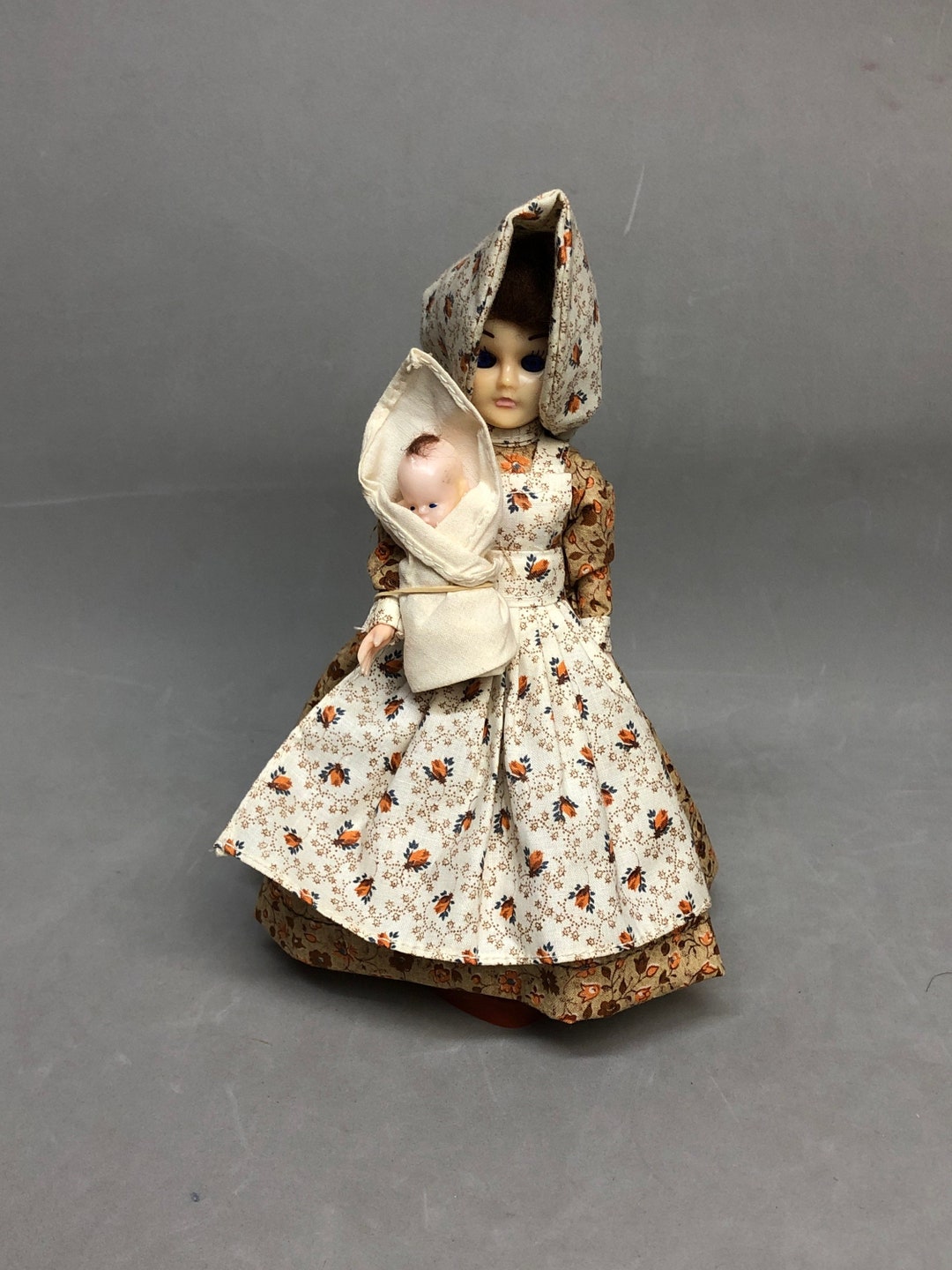 1980s Carlson Dolls "frontier Lady With Baby" Floral Dress Tag Stand 8 ...