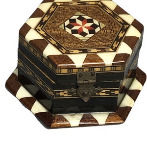 Set 2 Small Hinged Trinket Wooden Boxes Inlay Design Lacquer Red Felt ...