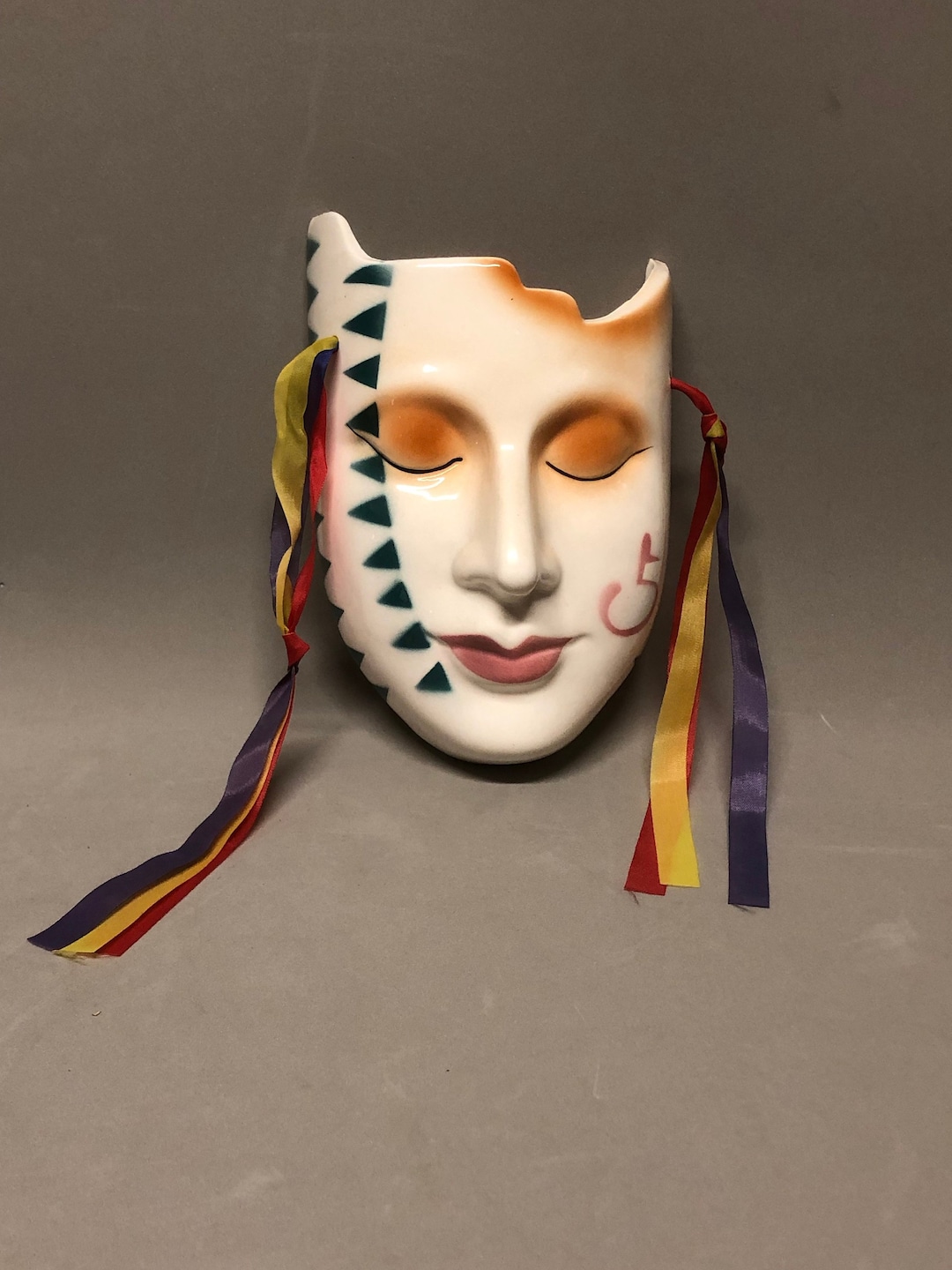 Wall Decor Pocket Plate Face Mask Ceramic Planter Eyes Closed Green ...