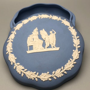 60s Wedgwood Blue Covered Trinket Box 5"x2" Round Scallop Jasperware ...