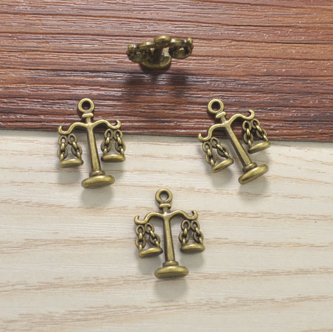 30pcs Antique Bronze Terrific Detail Scales Charm Pendant, Scales ...