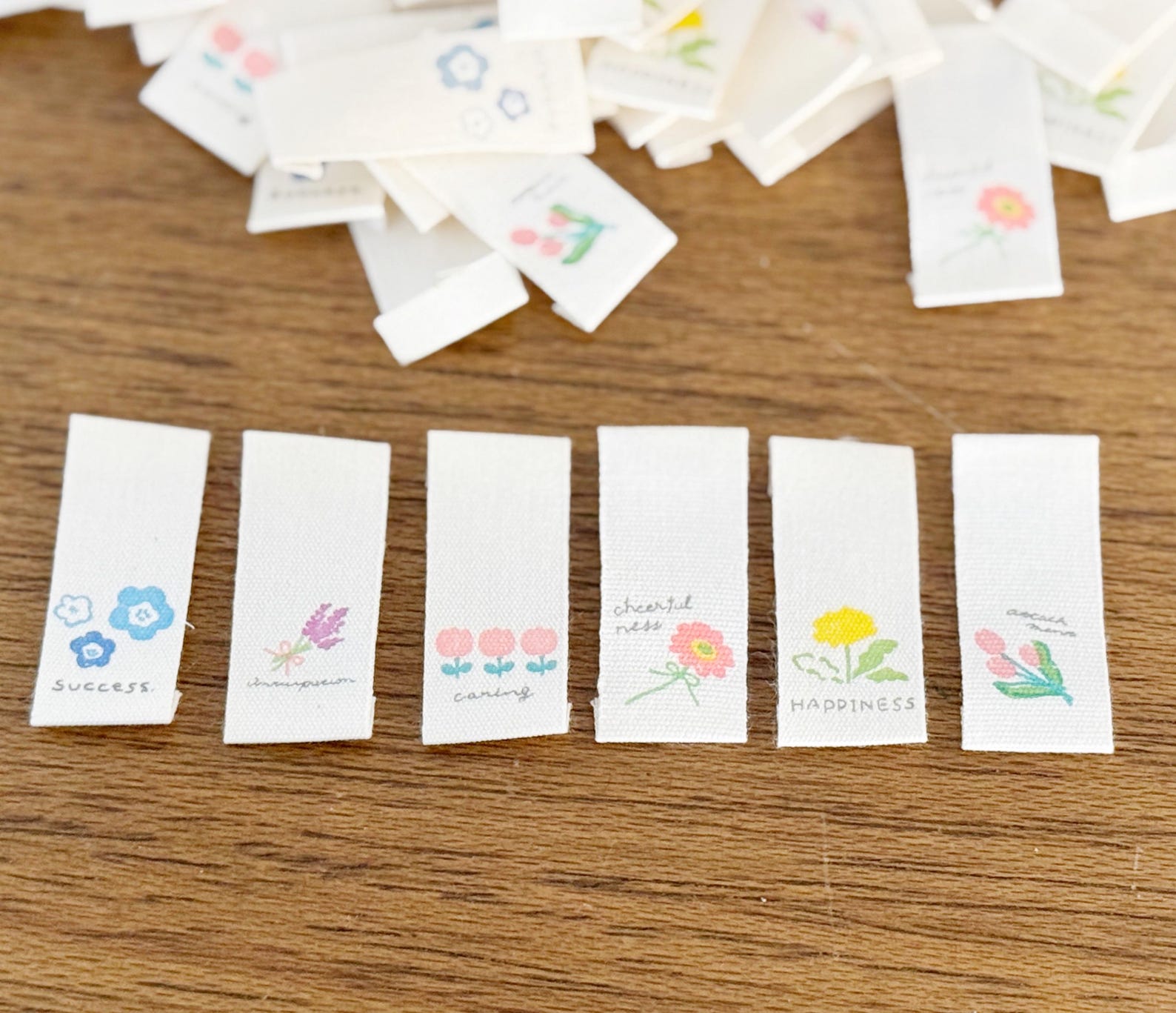 Pretty Neckband / Side Seam Labels, Flowers, Cotton, Logo, Sewing ...