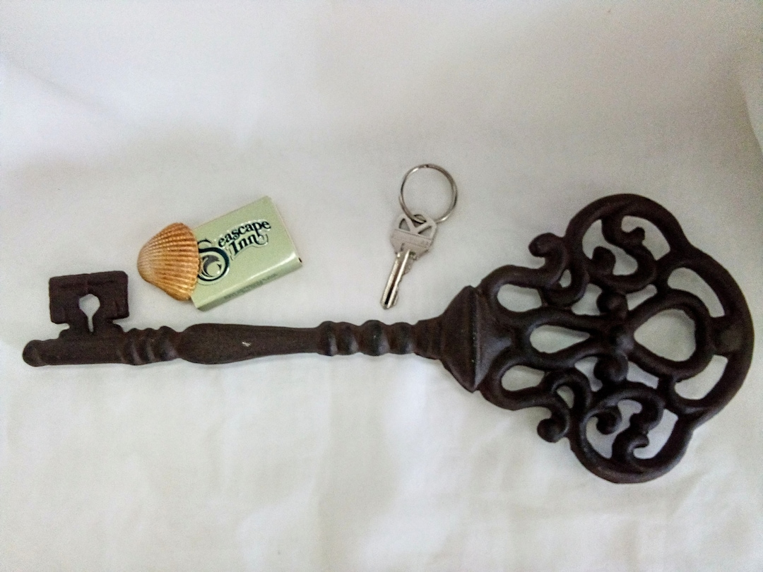 Cast Iron Skeleton Key, Vintage Large Iron Skeleton Key Wall Decor ...
