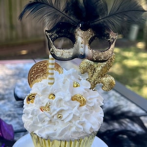 Fake Mardi Gras Cupcakes, Mask With Feathers in White, Purple, Pink ...
