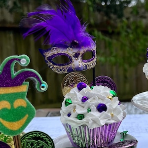 Fake Mardi Gras Cupcakes, Mask With Feathers in White, Purple, Pink ...