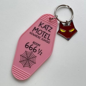 Katz Motel Keychain - Courage the Cowardly Dog - Etsy