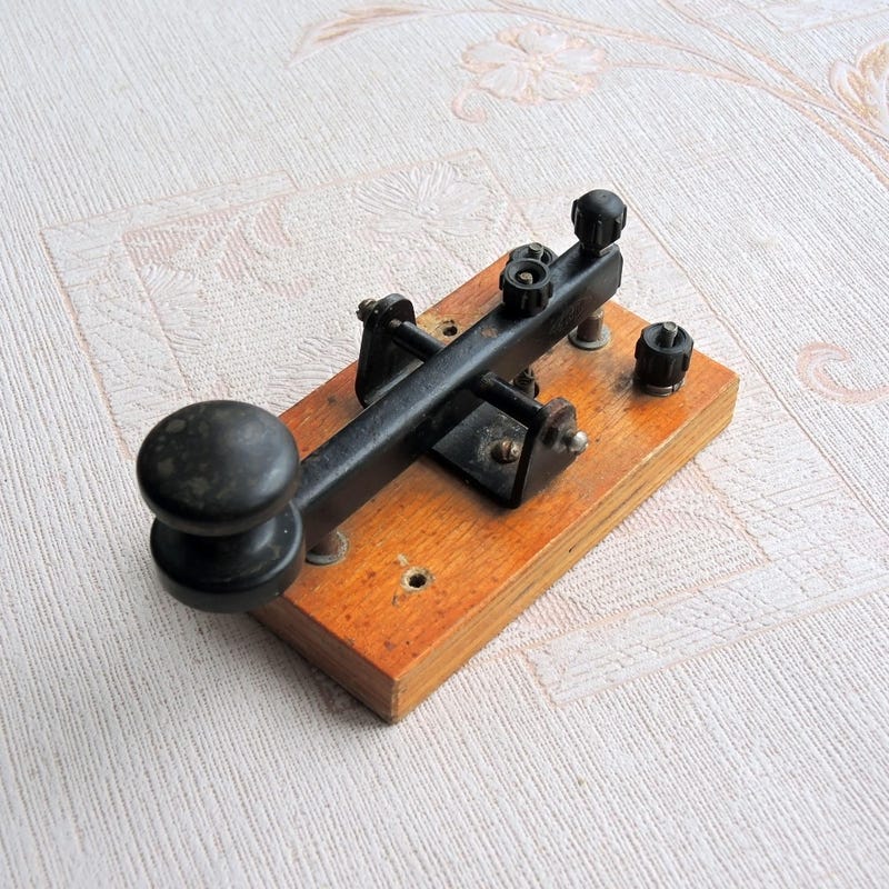 Alissa P14 Telegraph Model - Etsy Canada