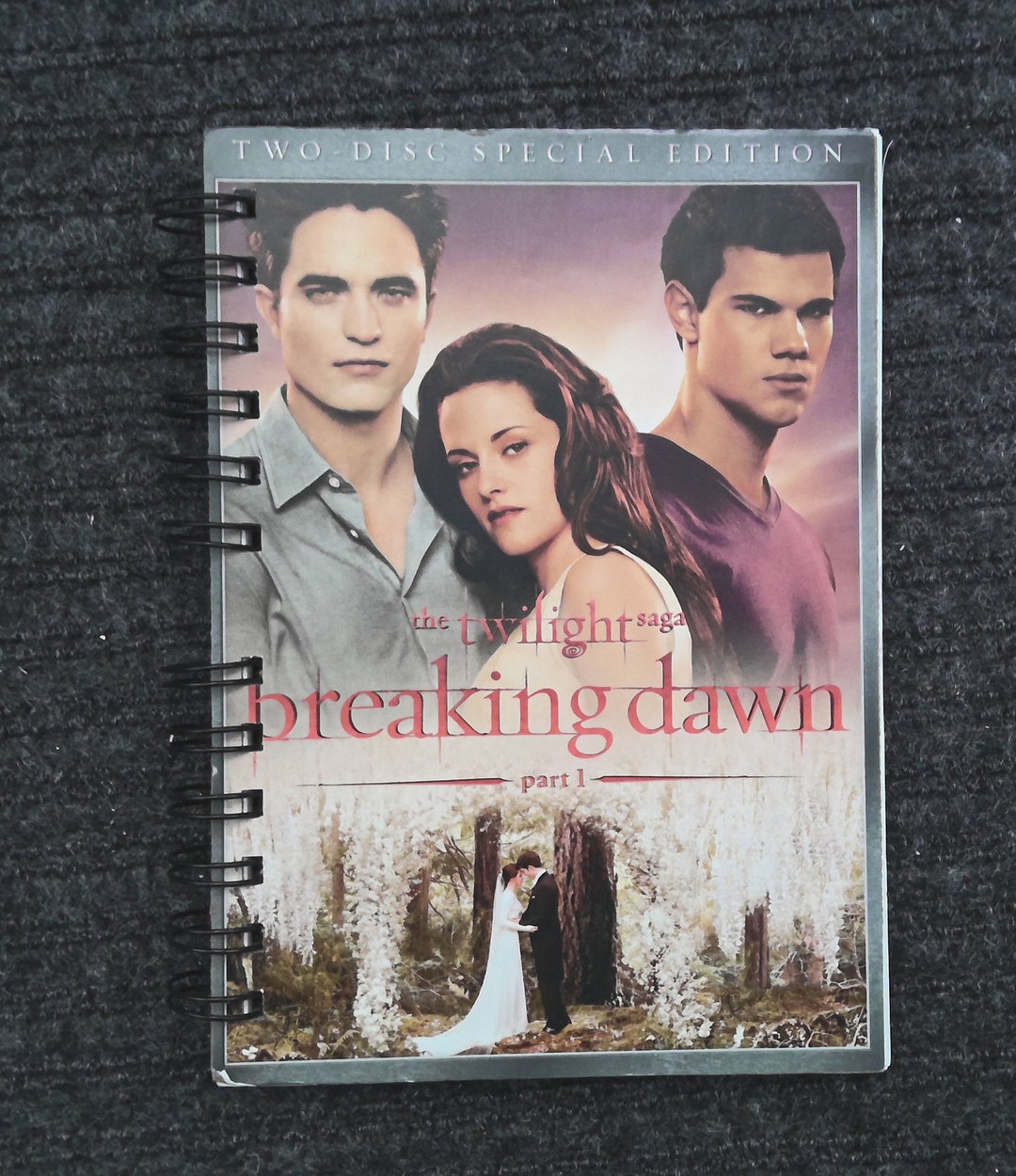 Twilight Breaking Dawn Recycled VHS/DVD Movie Cover Notebook, Purse ...