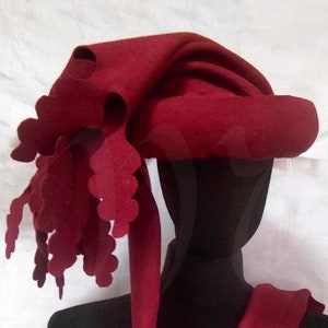 Chaperone, Medieval Woolen Headwear With Dagged Edge and Liripipe, 15th ...