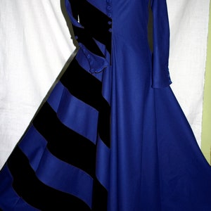 Striped Cotehardie, Gothic Woman, Heraldic Gown, Noble Lady's Kirtle ...