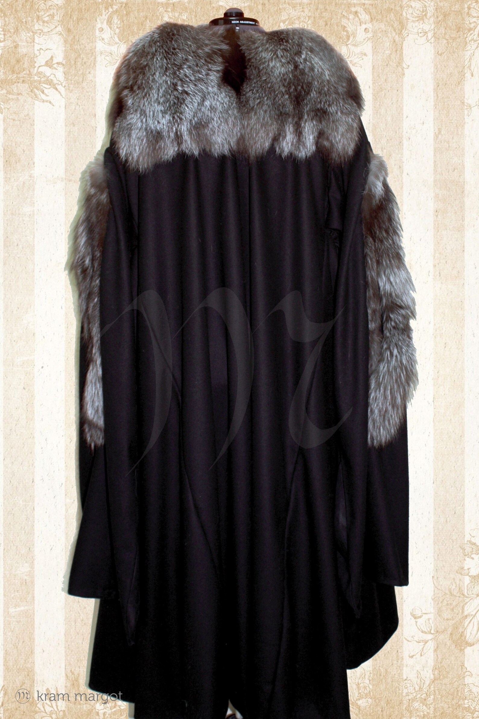 Delia, Custom-made Overcoat, Woolen Noble Cloak With Natural Fur ...