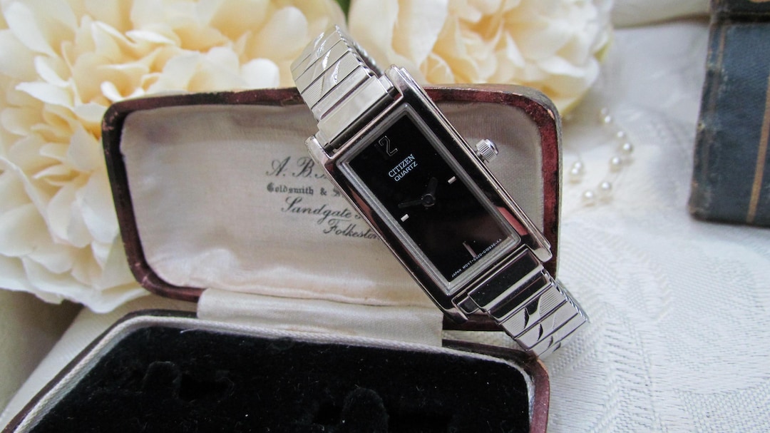 Vintage Citizen Ladies Quartz Wristwatch on a Stainless Steel Expanding ...