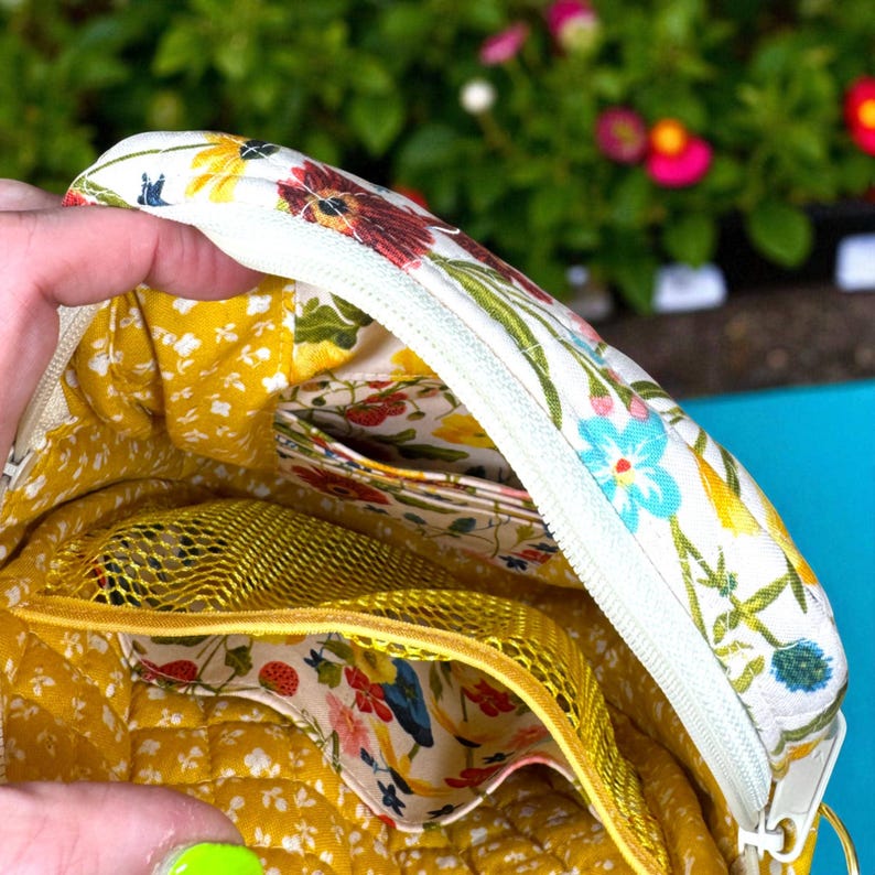 Quilted Convertible Bag – Wildflower Floral Print – Crossbody Sling ...