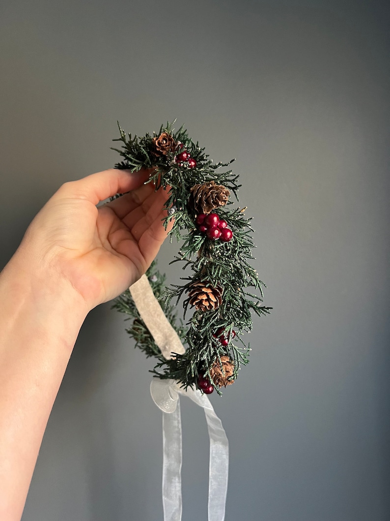 Christmas Flower Crown: Juniper, Red Berries & Pinecones - Etsy