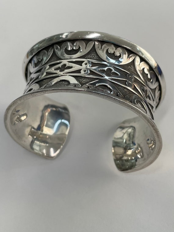 Sterling silver Indonesian cuff bracelet - Gem