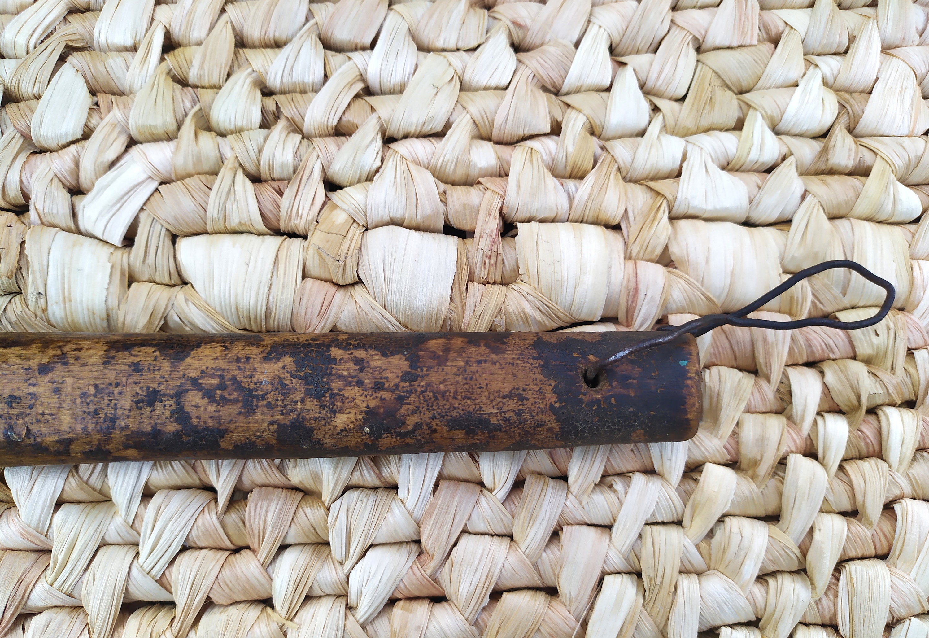 Tabla de pan de madera grande primitiva antigua temprana de 26,4 con ...