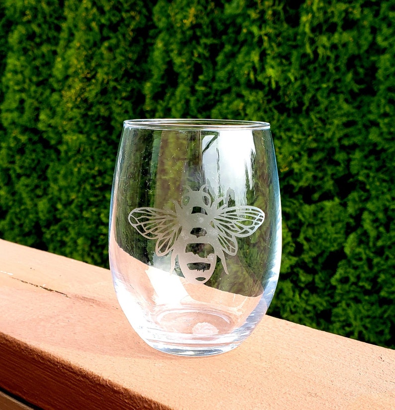Etched Bumblebee Glass Etched Wine Glass Bee Wine Glass - Etsy