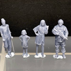 1:64 Miniature Human Figures Resin / Unpainted Great for Dioramas / Hot ...