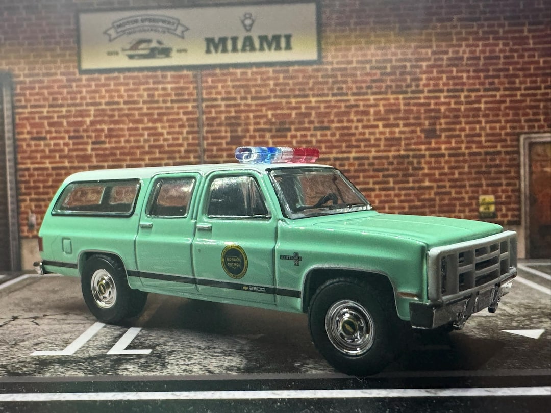 1-64 Scale / S-scale 1990 Chevy Suburban K20 Scottsdale - Great for ...