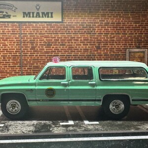 1-64 Scale / S-scale 1990 Chevy Suburban K20 Scottsdale - Great for ...