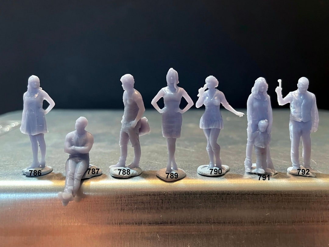 1:64 Miniature Human Figures Resin / Unpainted Great for Dioramas / Hot ...