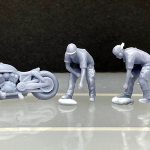 1:64 Miniature Human Figures Resin / Unpainted Great for Dioramas / Hot ...
