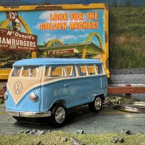 Kinsmart 1962 Volkswage Classical Bus Key Chain in Various Colors ...