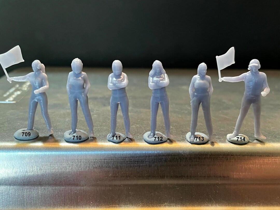 1:64 Miniature Human Figures Resin / Unpainted Great for Dioramas / Hot ...