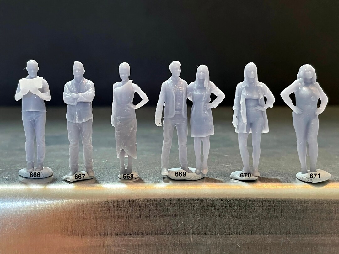 1:64 Miniature Human Figures Resin / Unpainted Great for Dioramas / Hot ...