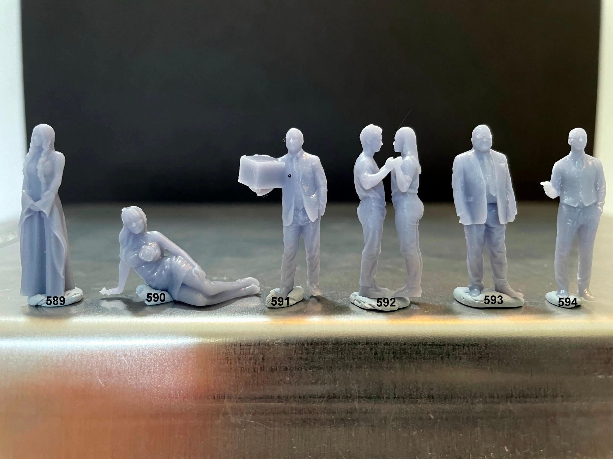 1:64 Miniature Human Figures Resin / Unpainted Great for | Etsy