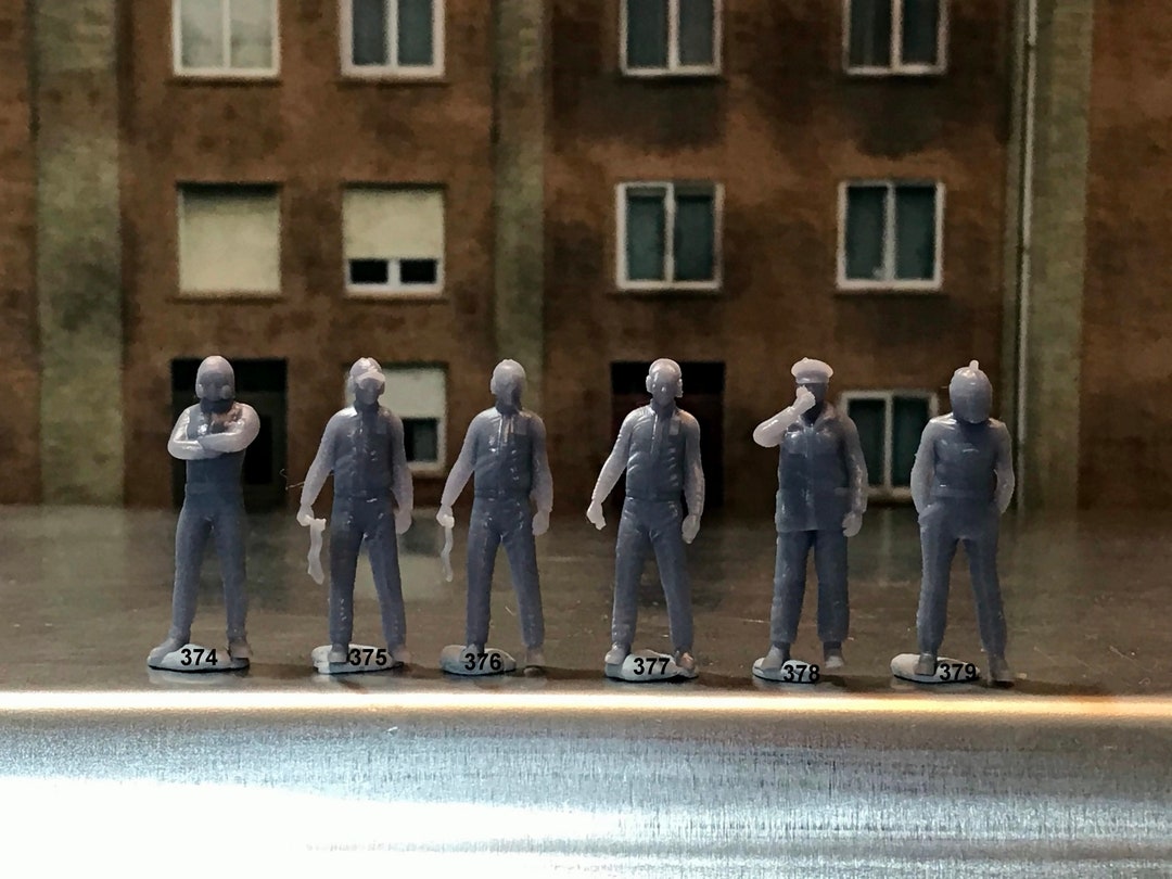 1:64 Scale Miniature People - Resin / Unpainted - Great for Dioramas ...