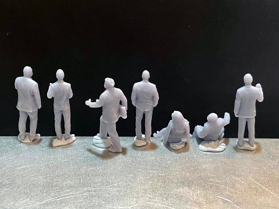1:64 Miniature Human Figures Resin / unpainted great for | Etsy