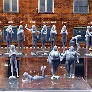 1:64 Miniature Human Figures Resin / Unpainted Great for Dioramas / Hot ...