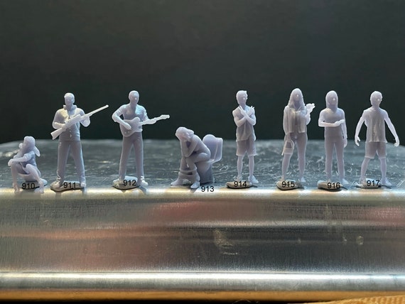 1:64 Miniature Human Figures Resin / Unpainted Great for - Etsy