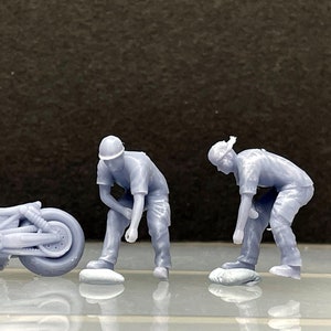 1:64 Miniature Human Figures Resin / Unpainted Great for Dioramas / Hot ...