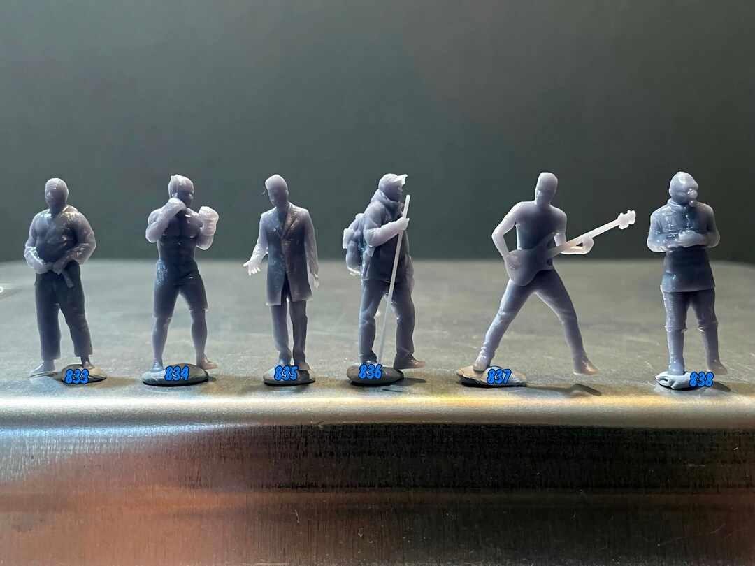 1:64 Miniature Human Figures Resin / Unpainted Great for Dioramas / Hot ...