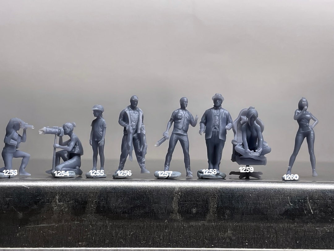 1:64 Miniature Human Figures Resin / Unpainted Great for Dioramas / Hot ...
