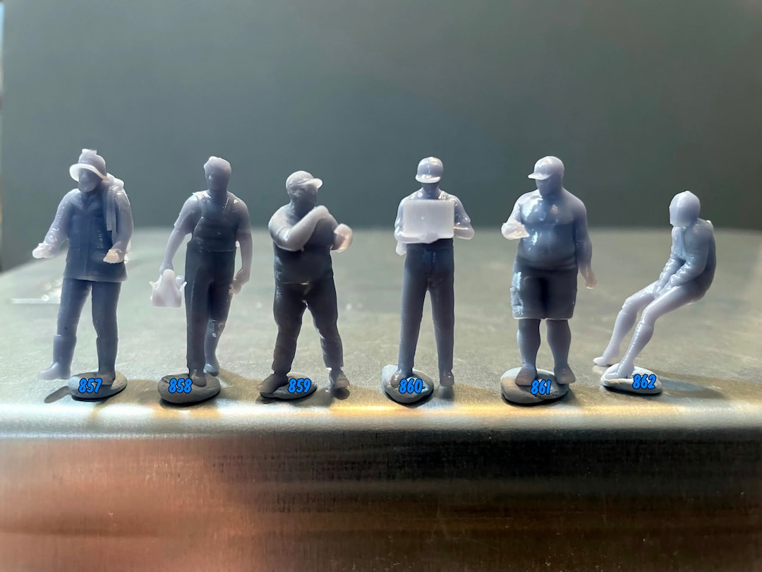 1:64 Miniature Human Figures Resin / Unpainted Great for Dioramas / Hot ...