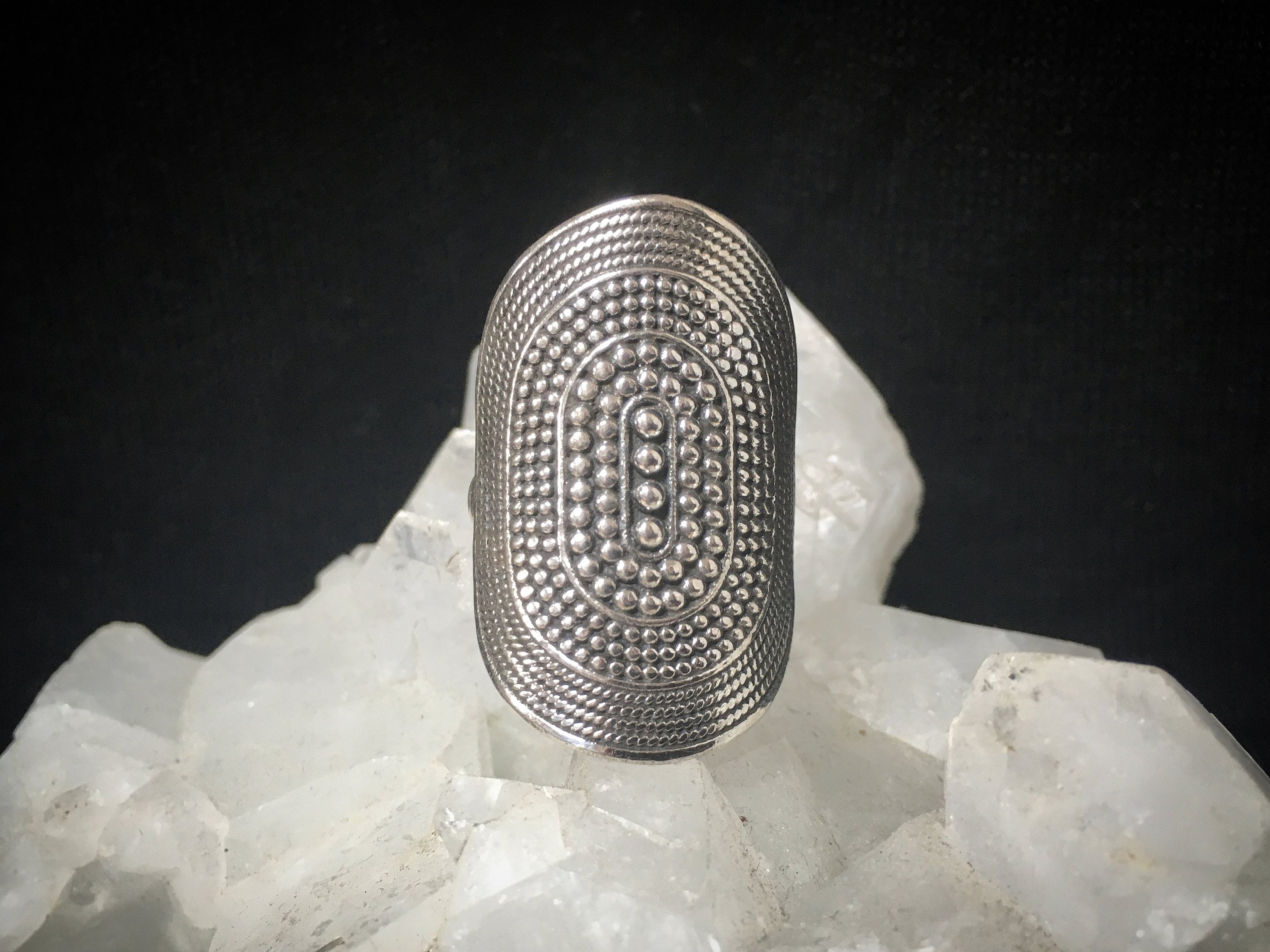 Hypno Dots silver ring