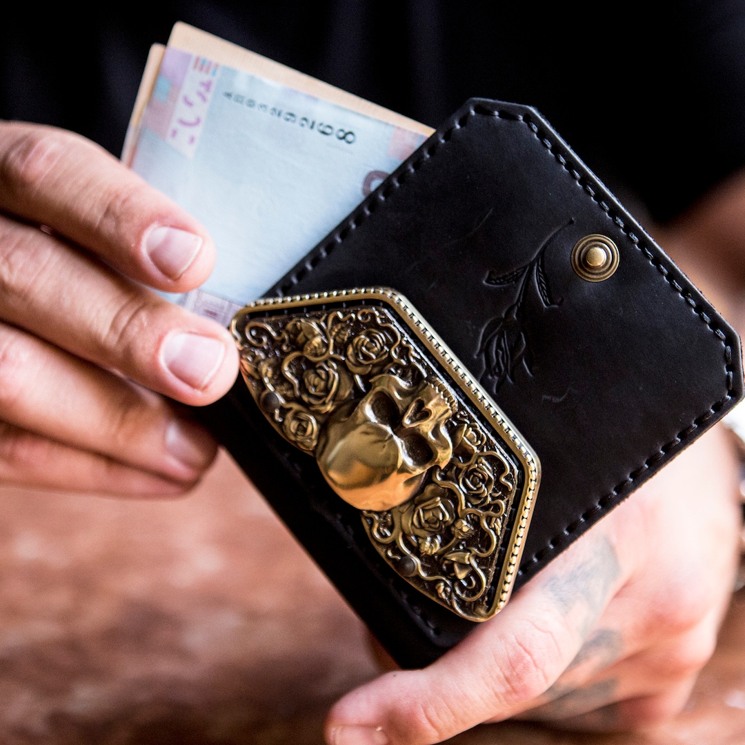 Skulls and Roses Leather Wallet With Metal Clasp, Mens Leather Wallet ...