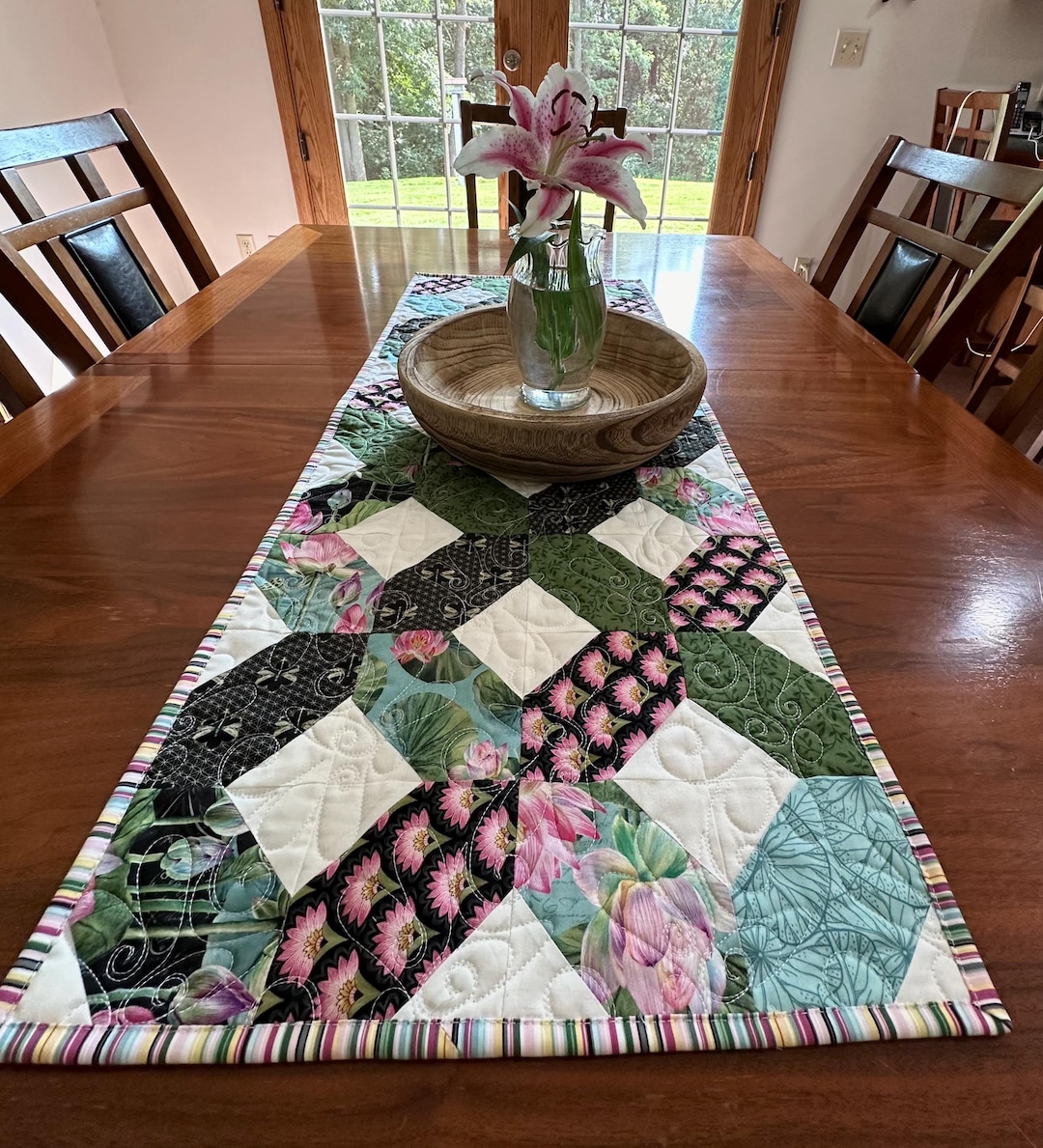 Water Lily Table Runner,cobblestone,handmade,quilted,modern Table ...