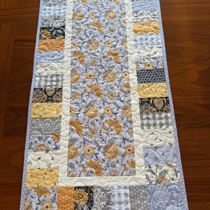 Bee Table Runner - Etsy