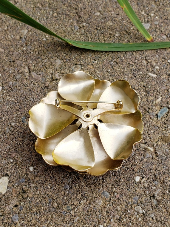 Vintage Metal Flower Brooch With Earth Tones - Flower… - Gem