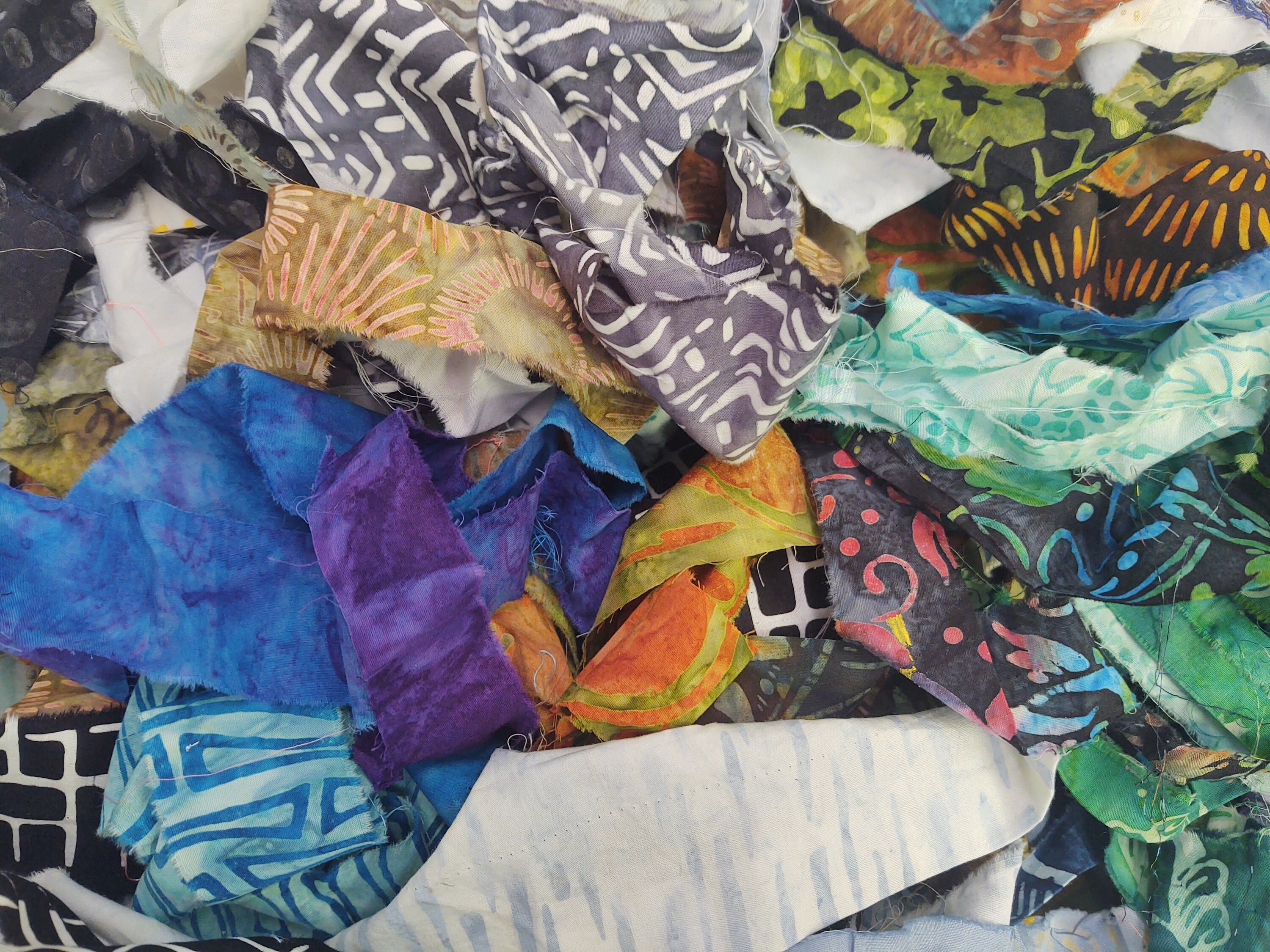 1 Pound Scrap Bag Lunn Fabrics Batiks & Hand Paints Mixed - Etsy